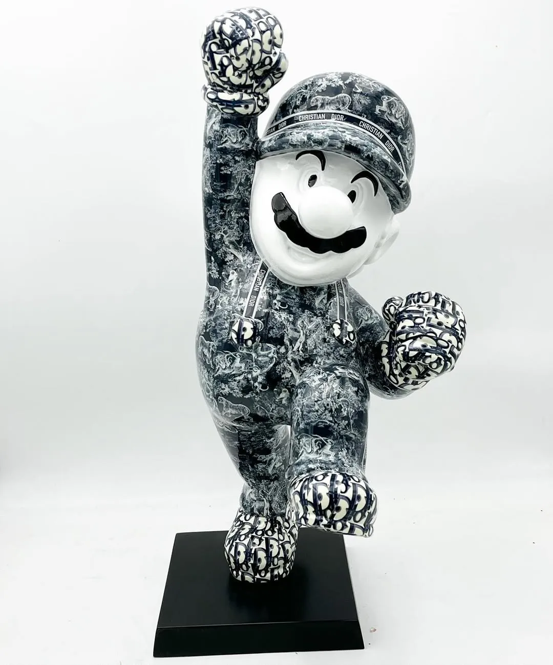Sculptures, Dior Mario by Naor, Dubai, UAE